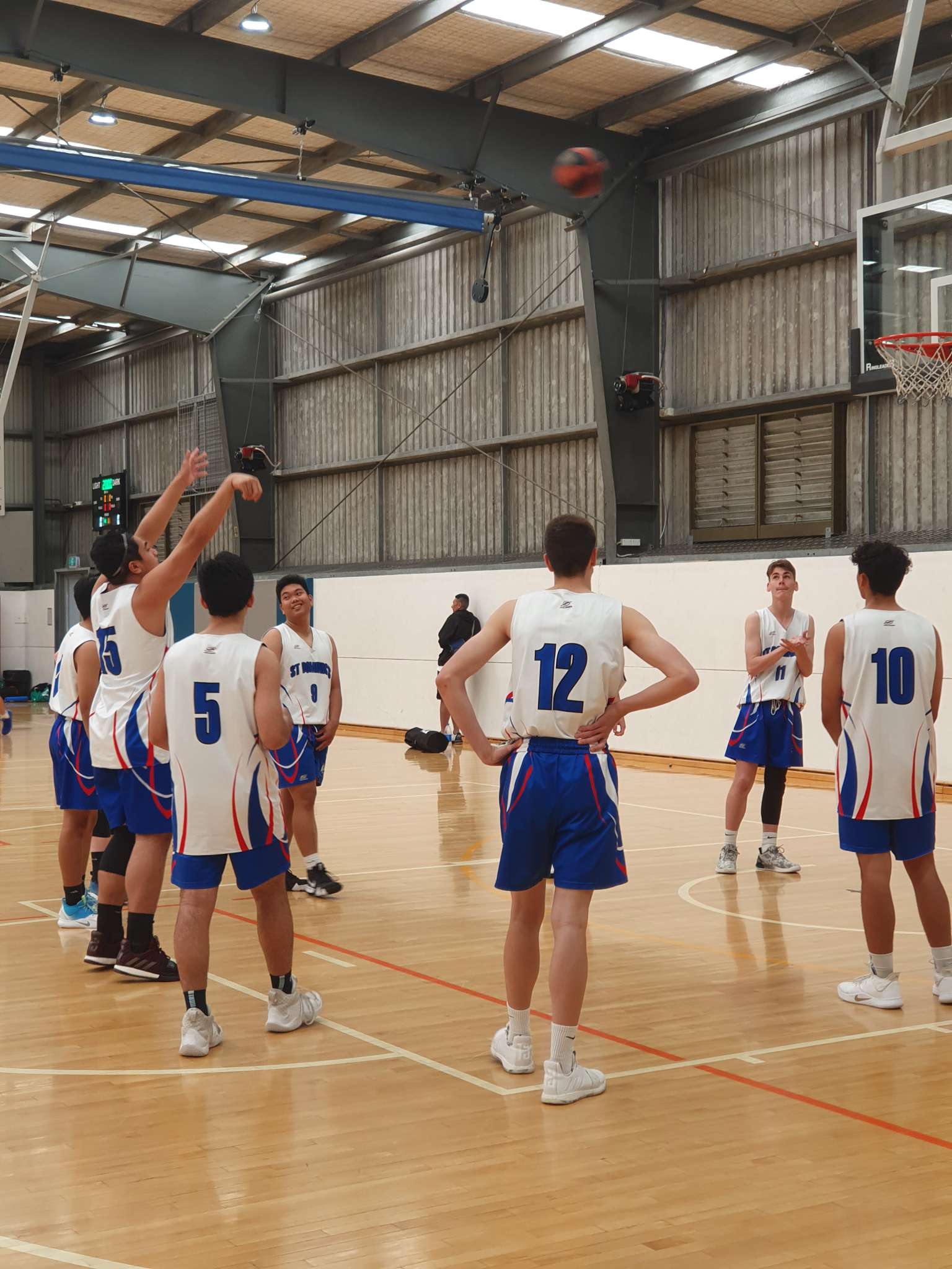 Good Luck Junior & Intermediate Basketball Teams